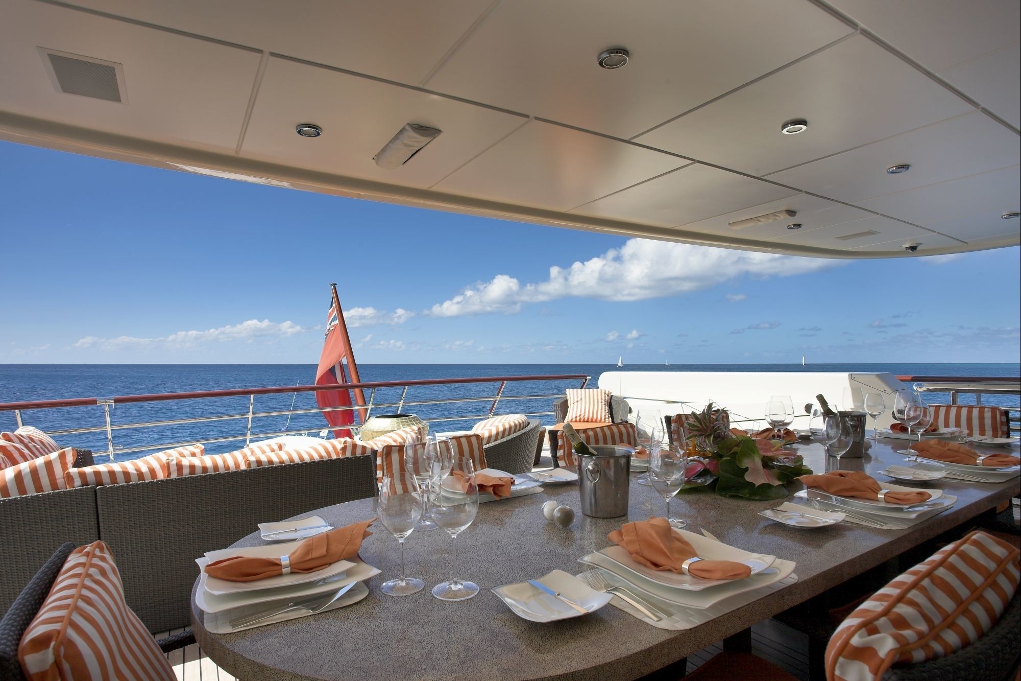 Yacht DENIKI, Amels | CHARTERWORLD Luxury Superyacht Charters